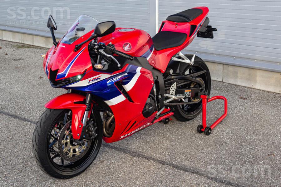 Honda CBR 600RR 2025 in Tallinn, with an engine capacity of 0.60 L and mileage of 0 thousand km for 9990 €, photo 3 on AUTOMOTO.COM.LV