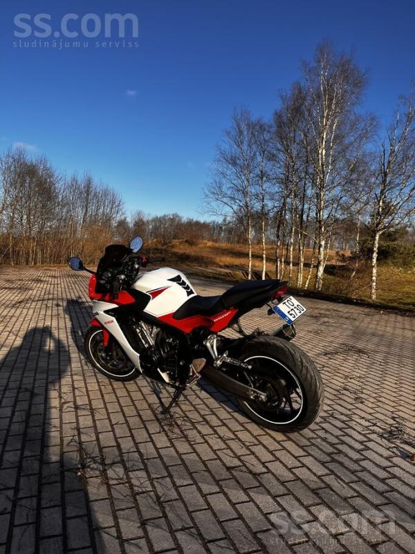 Honda CBR 650F 2014 Liepāja, ar dzinēja tilpumu 0.65 L un nobraukumu 0 tūkst. km par 3300 €, foto 3 vietnē AUTOMOTO.COM.LV
