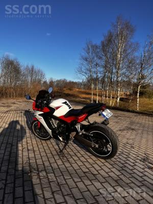Honda CBR 650F 2014 Liepāja, ar dzinēja tilpumu 0.65 L un nobraukumu 0 tūkst. km par 3300 €, foto 3 vietnē AUTOMOTO.COM.LV