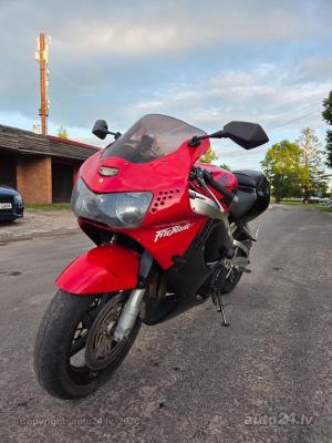 Grey Honda CBR 900 1999 in Tartu, with an engine capacity of 0.00 L and mileage of 0 thousand km for 1299 €, photo 3 on AUTOMOTO.COM.LV