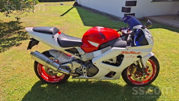 Хонда CBR 900 2001 в Талси, объемом двигателя 1.00 л и пробегом 0 тыс. км за 2150 €, фото 1 на AUTOMOTO.COM.LV