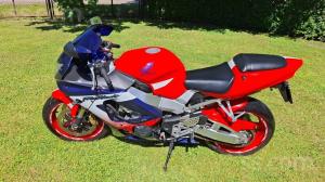 Хонда CBR 900 2001 в Талси, объемом двигателя 1.00 л и пробегом 0 тыс. км за 2150 €, фото 4 на AUTOMOTO.COM.LV