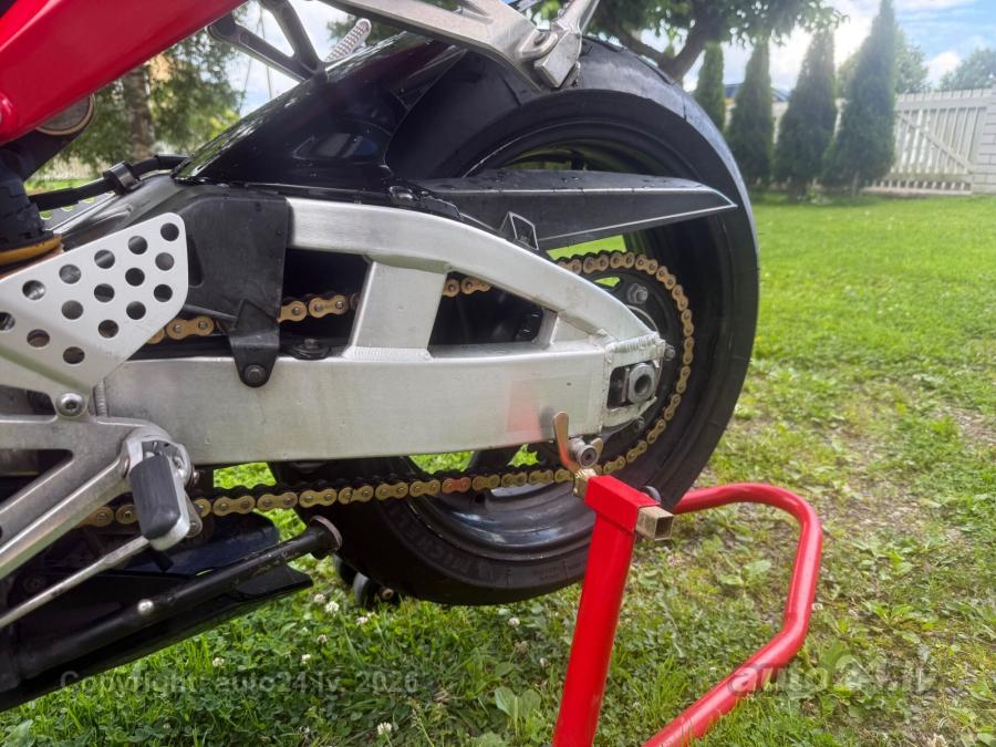 Honda CBR 900 2002 Tallina, ar dzinēja tilpumu 0.95 L un nobraukumu 57 tūkst. km par 3200 €, foto 5 vietnē AUTOMOTO.COM.LV