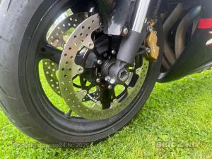 Honda CBR 900 2002 Tallina, ar dzinēja tilpumu 0.95 L un nobraukumu 57 tūkst. km par 3200 €, foto 6 vietnē AUTOMOTO.COM.LV