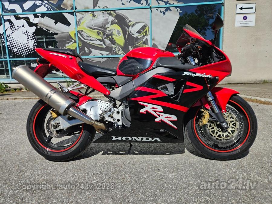 Красный Хонда CBR 900 2002 в Таллин, объемом двигателя 0.95 л и пробегом 36 тыс. км за 3500 €, фото 3 на AUTOMOTO.COM.LV