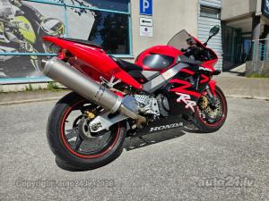 Красный Хонда CBR 900 2002 в Таллин, объемом двигателя 0.95 л и пробегом 36 тыс. км за 3500 €, фото 4 на AUTOMOTO.COM.LV