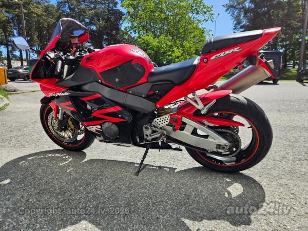Красный Хонда CBR 900 2002 в Таллин, объемом двигателя 0.95 л и пробегом 36 тыс. км за 3500 €, фото 5 на AUTOMOTO.COM.LV