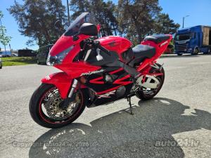 Красный Хонда CBR 900 2002 в Таллин, объемом двигателя 0.95 л и пробегом 36 тыс. км за 3500 €, фото 7 на AUTOMOTO.COM.LV