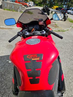 Красный Хонда CBR 900 2002 в Таллин, объемом двигателя 0.95 л и пробегом 36 тыс. км за 3500 €, фото 13 на AUTOMOTO.COM.LV