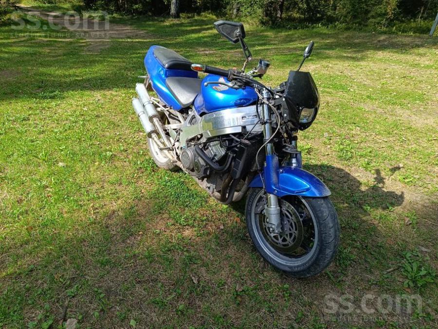 Хонда CBR 900RR 1997 в Рига, объемом двигателя 0.92 л и пробегом 0 тыс. км за 1000 €, фото 5 на AUTOMOTO.COM.LV