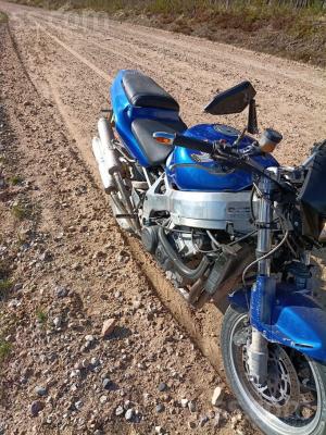 Хонда CBR 900RR 1997 в Рига, объемом двигателя 0.92 л и пробегом 0 тыс. км за 1000 €, фото 7 на AUTOMOTO.COM.LV