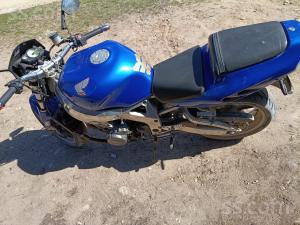 Хонда CBR 900RR 1997 в Рига, объемом двигателя 0.92 л и пробегом 0 тыс. км за 1000 €, фото 10 на AUTOMOTO.COM.LV