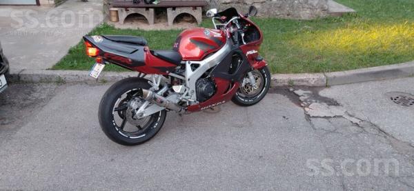 Honda CBR 900RR 1998 in Daugavpils, with an engine capacity of 0.92 L and mileage of 0 thousand km for 2200 €, photo 2 on AUTOMOTO.COM.LV