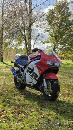 Honda CBR 900RR 1999 in Riga, with an engine capacity of 0.92 L and mileage of 0 thousand km for 1499 €, photo  on AUTOMOTO.COM.LV