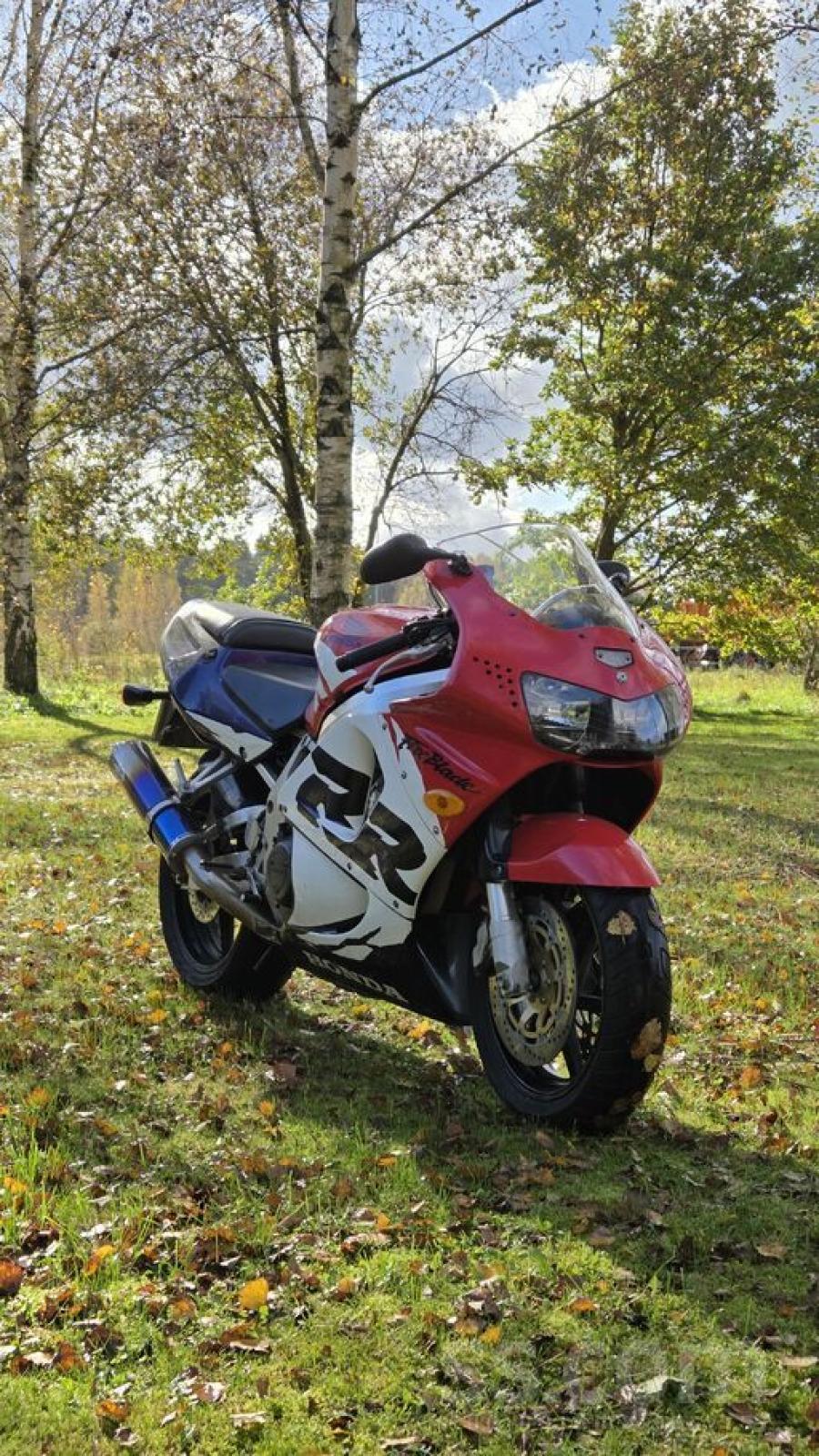Honda CBR 900RR 1999 in Riga, with an engine capacity of 0.92 L and mileage of 0 thousand km for 1499 €, photo 1 on AUTOMOTO.COM.LV