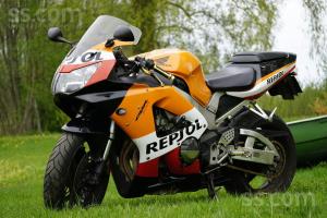 Хонда CBR 900RR 2000 в Валка, объемом двигателя 0.93 л и пробегом 0 тыс. км за 2666 €, фото 4 на AUTOMOTO.COM.LV