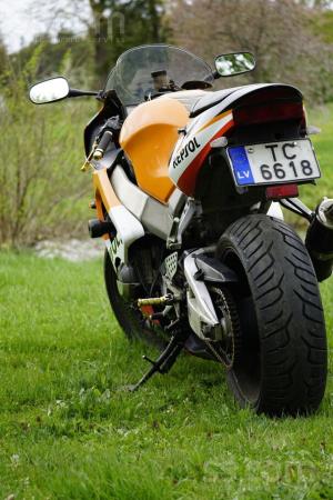 Хонда CBR 900RR 2000 в Валка, объемом двигателя 0.93 л и пробегом 0 тыс. км за 2666 €, фото 6 на AUTOMOTO.COM.LV