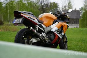 Хонда CBR 900RR 2000 в Валка, объемом двигателя 0.93 л и пробегом 0 тыс. км за 2666 €, фото 9 на AUTOMOTO.COM.LV
