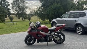 Хонда CBR 900RR 2001 в Салдус, объемом двигателя 0.93 л и пробегом 0 тыс. км за 1550 €, фото 1 на AUTOMOTO.COM.LV