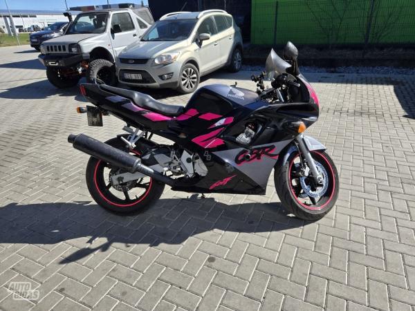 Black Honda Cbr 1993 in Kaunas, with an engine capacity of 0.60 L and mileage of 74 thousand km for 900 €, photo 5 on AUTOMOTO.COM.LV