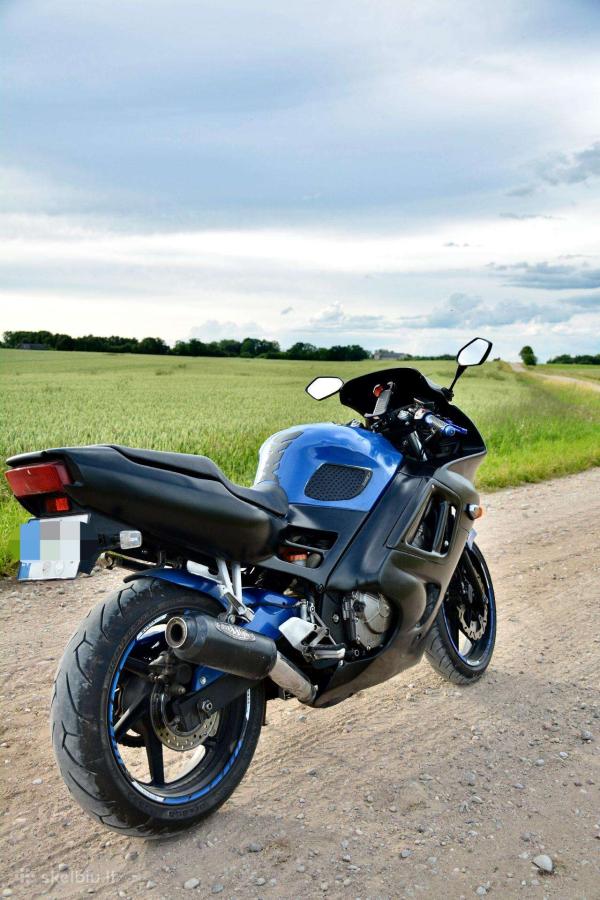 Черный Хонда Cbr 1993 в Ионава, объемом двигателя 0.60 л и пробегом 40 тыс. км за 999 €, фото 5 на AUTOMOTO.COM.LV