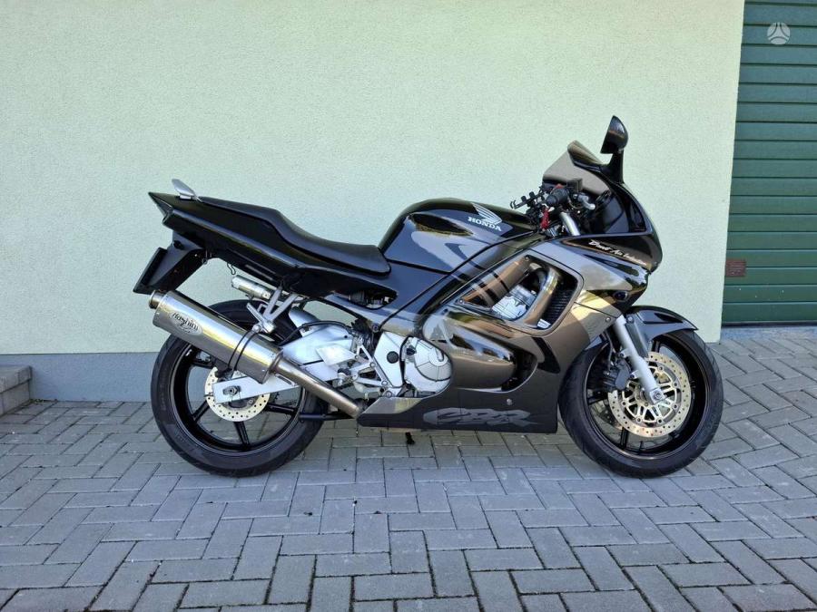 Black Honda Cbr 1998 in Moletai, with an engine capacity of 0.60 L and mileage of 56 thousand km for 1800 €, photo 5 on AUTOMOTO.COM.LV