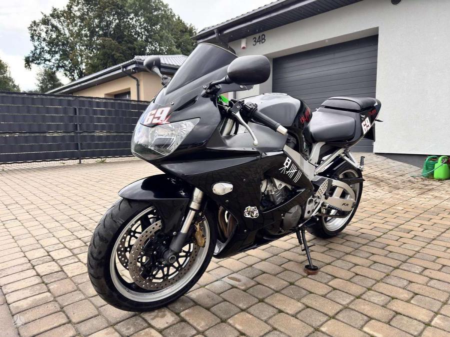 Черный Хонда Cbr 2001 в Вильнюс, объемом двигателя 1.00 л и пробегом 59 тыс. км за 2590 €, фото 3 на AUTOMOTO.COM.LV