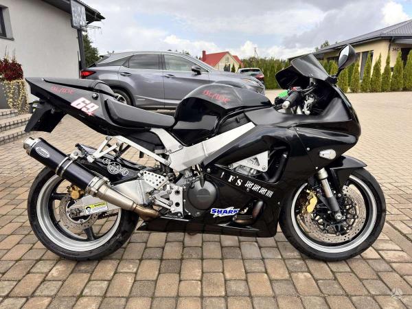 Черный Хонда Cbr 2001 в Вильнюс, объемом двигателя 1.00 л и пробегом 59 тыс. км за 2590 €, фото 5 на AUTOMOTO.COM.LV
