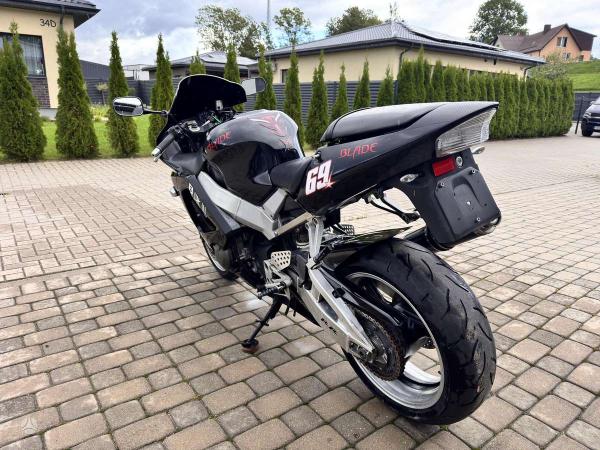 Черный Хонда Cbr 2001 в Вильнюс, объемом двигателя 1.00 л и пробегом 59 тыс. км за 2590 €, фото 8 на AUTOMOTO.COM.LV