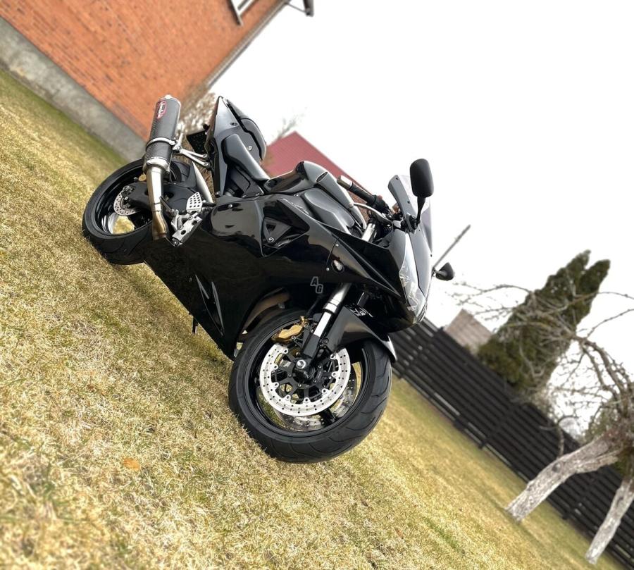 Melns Honda Cbr 2003 Akmenė, ar dzinēja tilpumu 0.95 L un nobraukumu 46 tūkst. km par 2999 €, foto 4 vietnē AUTOMOTO.COM.LV