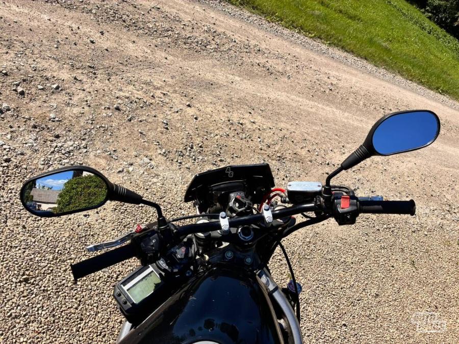 Черный Хонда Cbr 2003 в Шяуляй, объемом двигателя 0.60 л и пробегом 12 тыс. км за 1700 €, фото 4 на AUTOMOTO.COM.LV