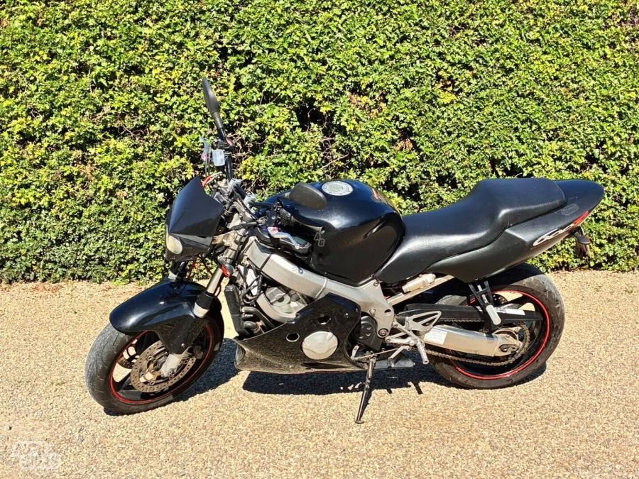 Черный Хонда Cbr 2003 в Шяуляй, объемом двигателя 0.60 л и пробегом 12 тыс. км за 1700 €, фото 5 на AUTOMOTO.COM.LV