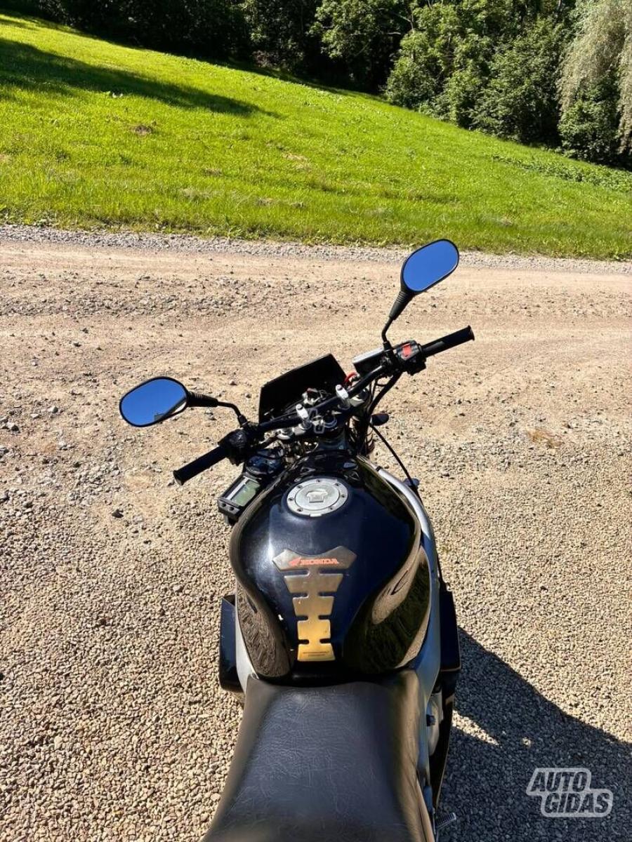 Черный Хонда Cbr 2003 в Шяуляй, объемом двигателя 0.60 л и пробегом 12 тыс. км за 1700 €, фото 6 на AUTOMOTO.COM.LV