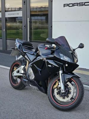 Черный Хонда Cbr 2003 в Клайпеда, объемом двигателя 0.60 л и пробегом 38 тыс. км за 4199 €, фото  на AUTOMOTO.COM.LV