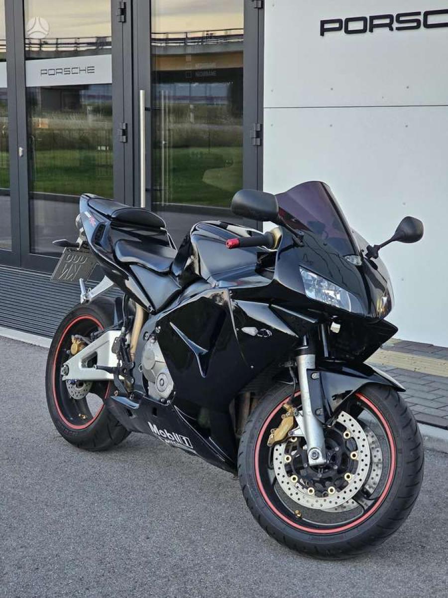 Black Honda Cbr 2003 in Klaipeda, with an engine capacity of 0.60 L and mileage of 38 thousand km for 4199 €, photo 1 on AUTOMOTO.COM.LV