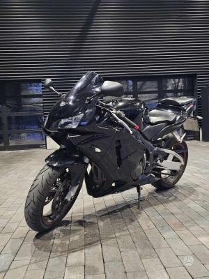 Black Honda Cbr 2003 in Klaipeda, with an engine capacity of 0.60 L and mileage of 38 thousand km for 4199 €, photo 5 on AUTOMOTO.COM.LV