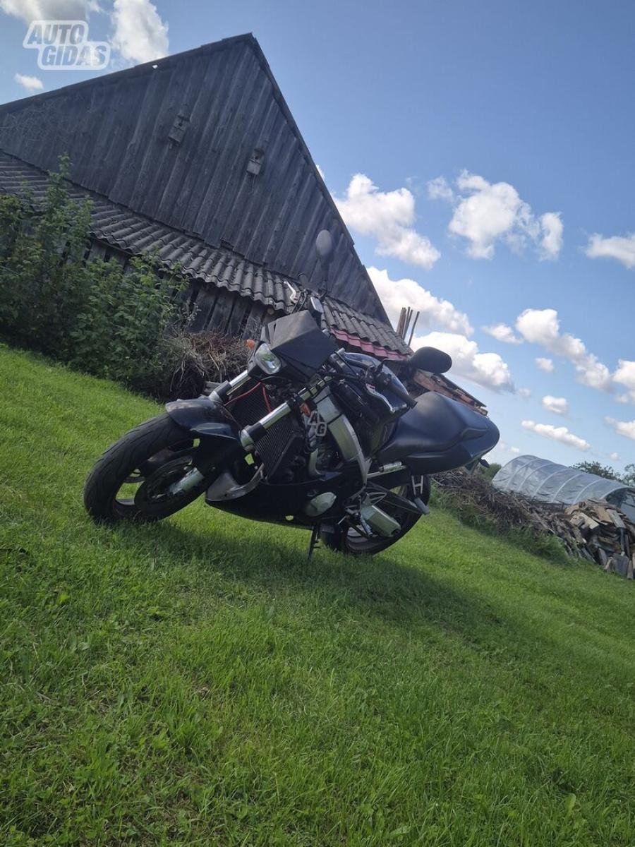 Black Honda Cbr 2003 in Telschi, with an engine capacity of 0.60 L and mileage of 0 thousand km for 1950 €, photo 6 on AUTOMOTO.COM.LV