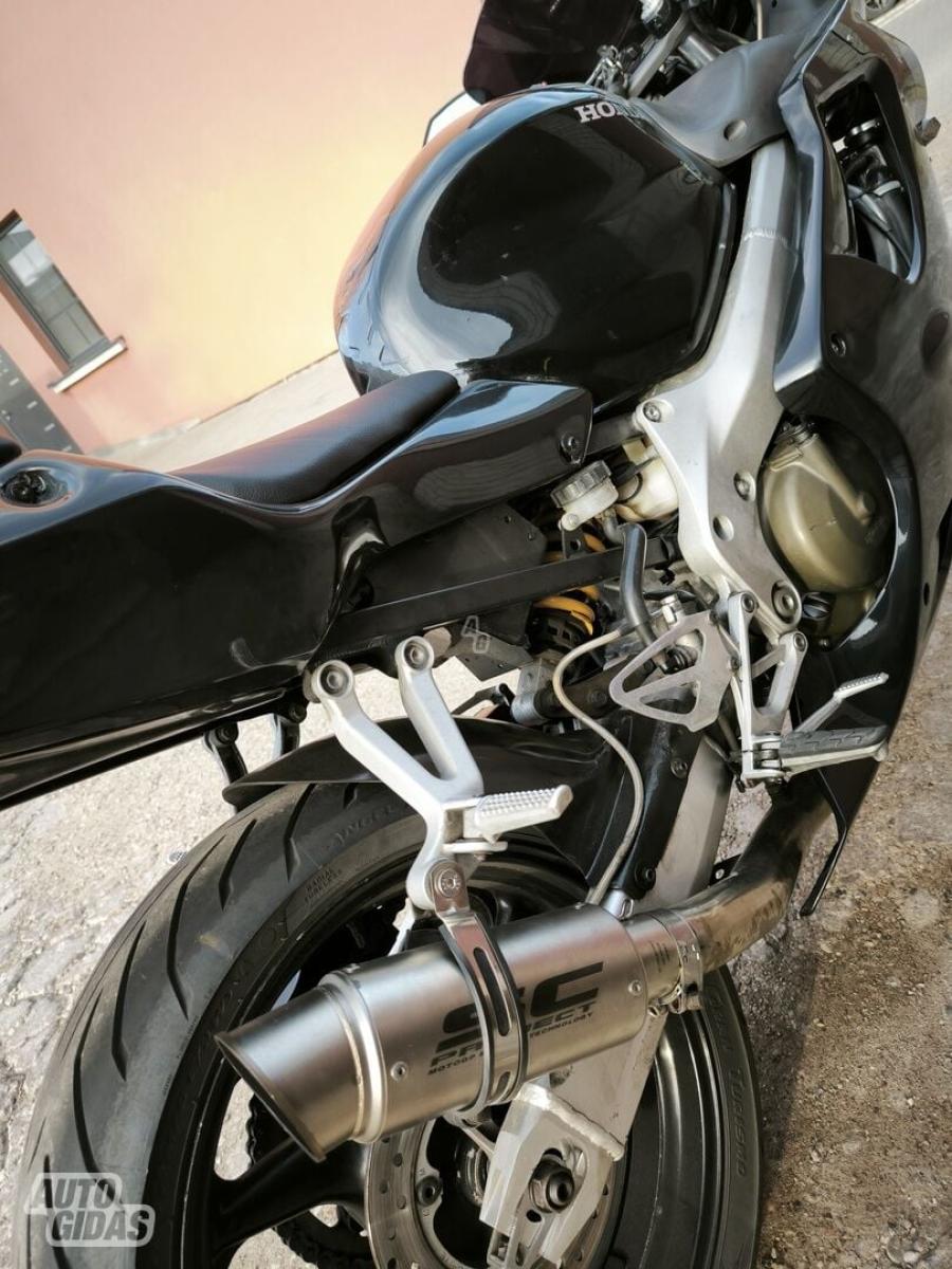Melns Honda Cbr 2004 Kauņa, ar dzinēja tilpumu 0.60 L un nobraukumu 94 tūkst. km par 2600 €, foto 7 vietnē AUTOMOTO.COM.LV