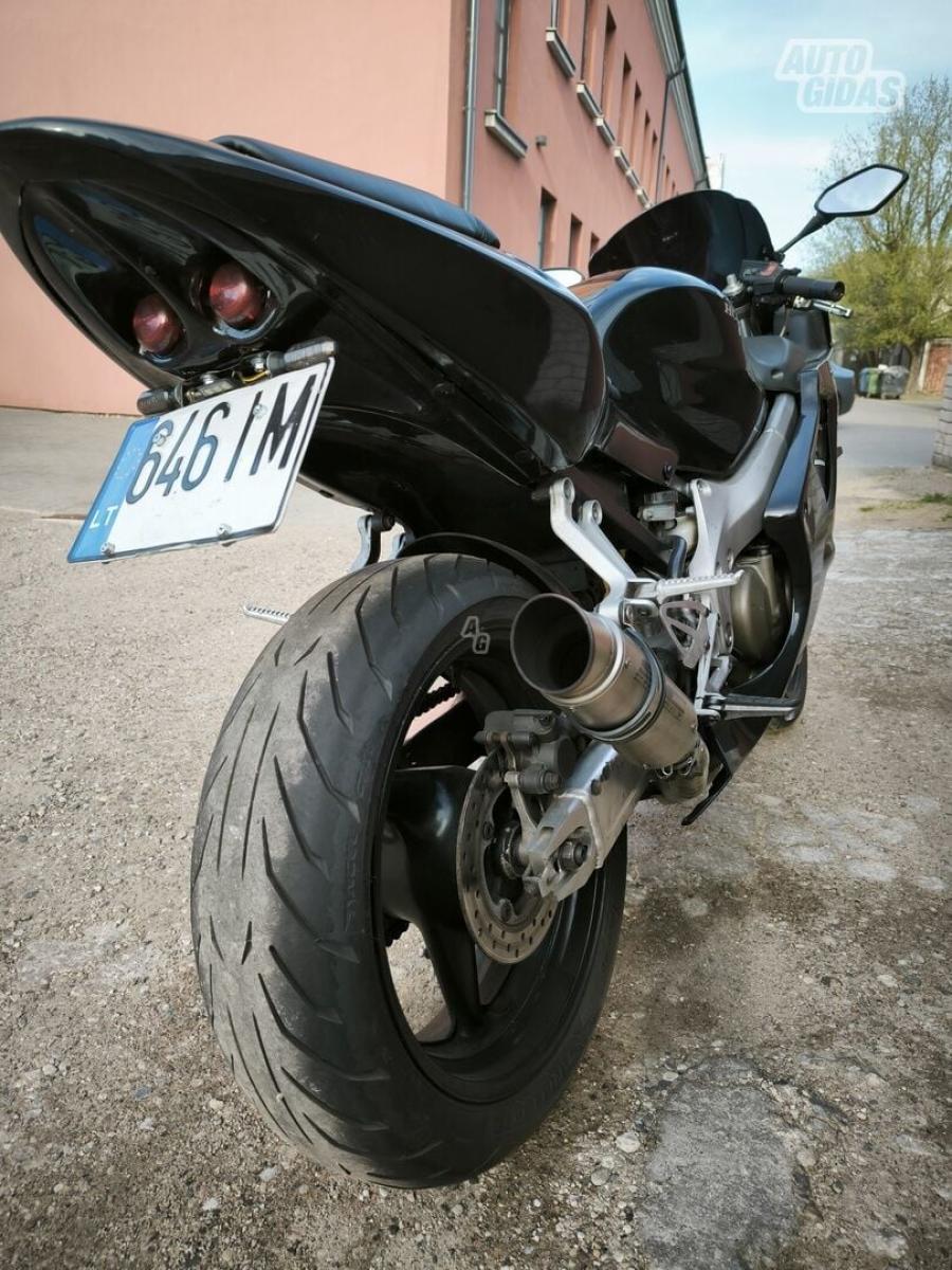 Melns Honda Cbr 2004 Kauņa, ar dzinēja tilpumu 0.60 L un nobraukumu 94 tūkst. km par 2600 €, foto 8 vietnē AUTOMOTO.COM.LV