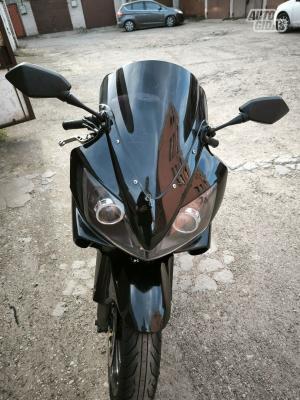 Melns Honda Cbr 2004 Kauņa, ar dzinēja tilpumu 0.60 L un nobraukumu 94 tūkst. km par 2600 €, foto 13 vietnē AUTOMOTO.COM.LV