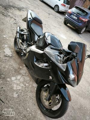 Melns Honda Cbr 2004 Kauņa, ar dzinēja tilpumu 0.60 L un nobraukumu 94 tūkst. km par 2600 €, foto 14 vietnē AUTOMOTO.COM.LV