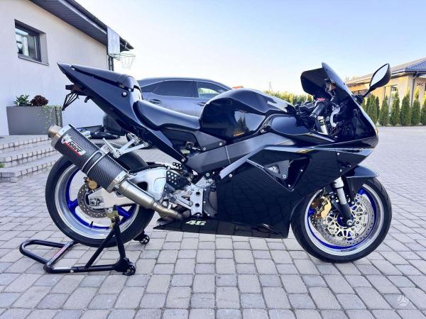 Melns Honda Cbr 2004 Viļņa, ar dzinēja tilpumu 0.95 L un nobraukumu 43 tūkst. km par 2790 €, foto 5 vietnē AUTOMOTO.COM.LV