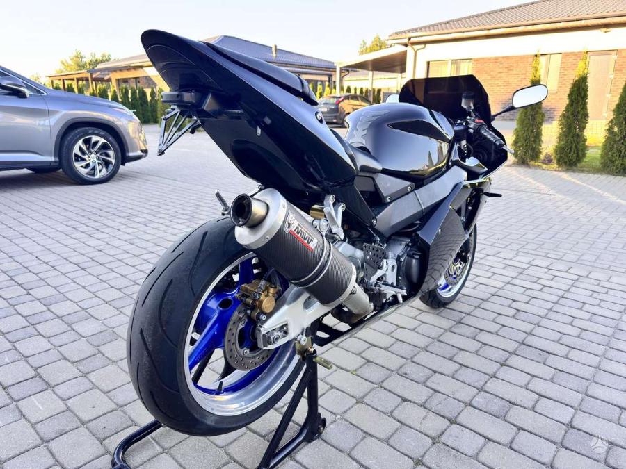 Melns Honda Cbr 2004 Viļņa, ar dzinēja tilpumu 0.95 L un nobraukumu 43 tūkst. km par 2790 €, foto 7 vietnē AUTOMOTO.COM.LV