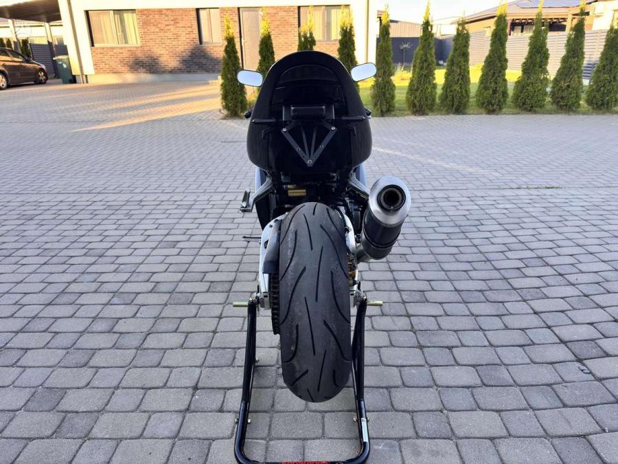 Melns Honda Cbr 2004 Viļņa, ar dzinēja tilpumu 0.95 L un nobraukumu 43 tūkst. km par 2790 €, foto 8 vietnē AUTOMOTO.COM.LV