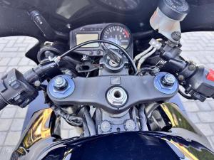 Melns Honda Cbr 2004 Viļņa, ar dzinēja tilpumu 0.95 L un nobraukumu 43 tūkst. km par 2790 €, foto 10 vietnē AUTOMOTO.COM.LV