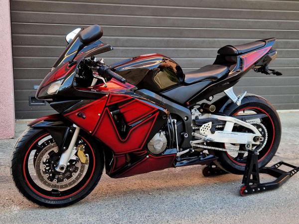 Черный Хонда Cbr 2004 в Вильнюс, объемом двигателя 0.60 л и пробегом 43 тыс. км за 3650 €, фото 3 на AUTOMOTO.COM.LV