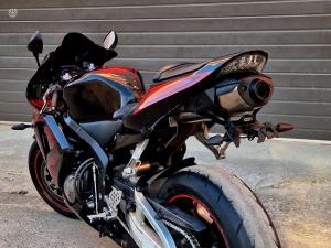 Черный Хонда Cbr 2004 в Вильнюс, объемом двигателя 0.60 л и пробегом 43 тыс. км за 3650 €, фото 6 на AUTOMOTO.COM.LV