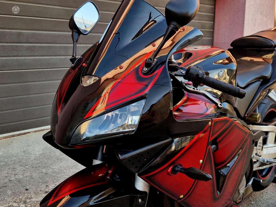 Черный Хонда Cbr 2004 в Вильнюс, объемом двигателя 0.60 л и пробегом 43 тыс. км за 3650 €, фото 7 на AUTOMOTO.COM.LV