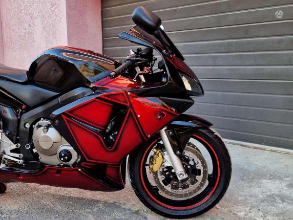 Черный Хонда Cbr 2004 в Вильнюс, объемом двигателя 0.60 л и пробегом 43 тыс. км за 3650 €, фото 7 на AUTOMOTO.COM.LV
