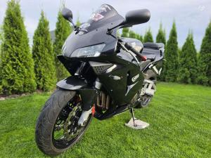 Black Honda Cbr 2005 in Kaunas, with an engine capacity of 0.60 L and mileage of 36 thousand km for 3333 €, photo 3 on AUTOMOTO.COM.LV
